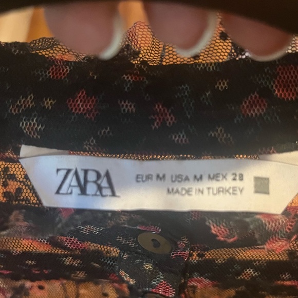 Zara | Tops | Zara Floral Print Long Sleeve Ruffle Blouse Medium ...